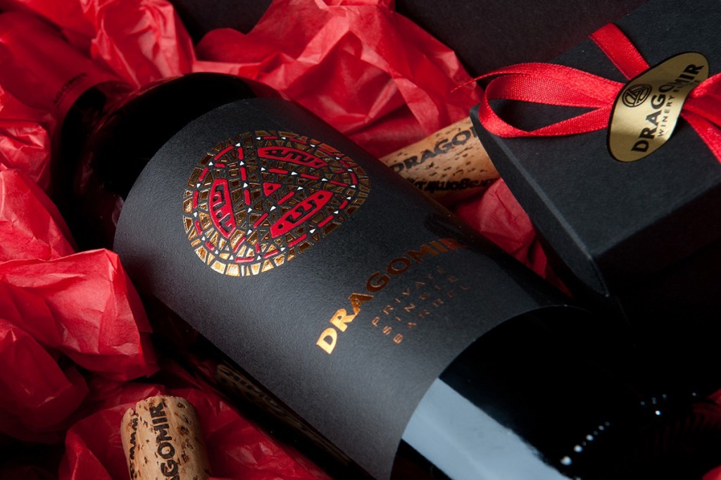 Dragomir Reserve wine label - a classy contemporary design