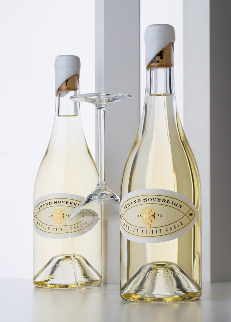 White Grand Sovereign Wine Label - Wine label designs